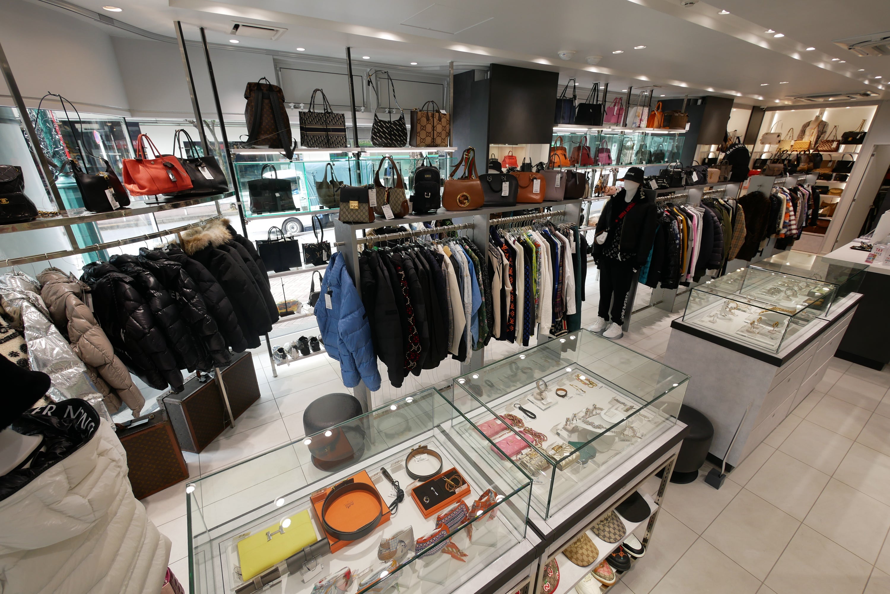 Archive Factory | Famous fashion brand originating from Japan